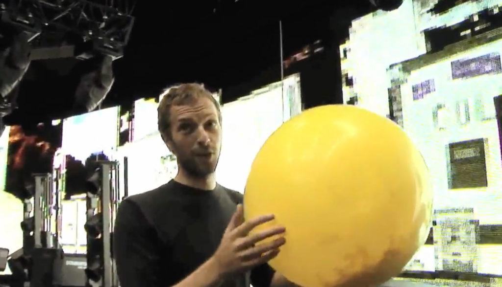 Coldplay's big yellow balloons - Coldplay Timeline
